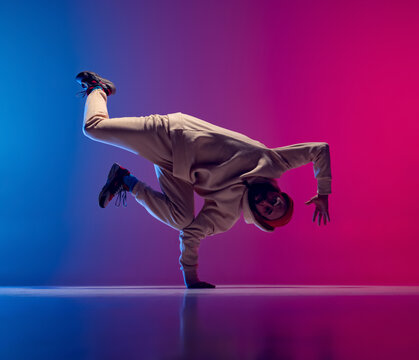 Breakdance Images – Browse 2,073,943 Stock Photos, Vectors, and Video ...