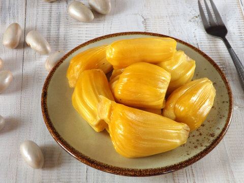 Afbeeldingen over Nangka – Blader in stockfoto's, vectoren en video's ...