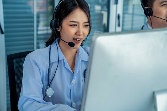 Medical Call Center Images – Browse 15,252 Stock Photos, Vectors, and ...