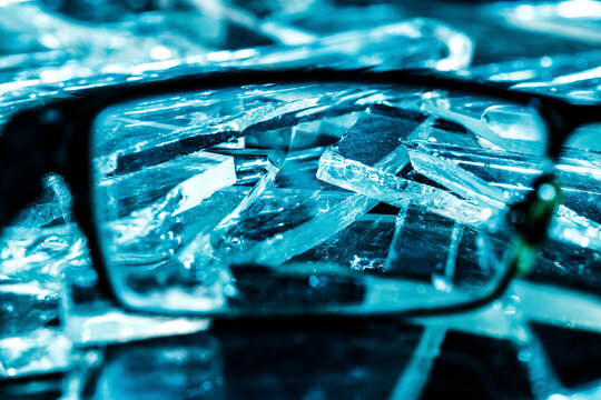 Glasscherben Bilder – Durchsuchen 14,903 Archivfotos, Vektorgrafiken ...