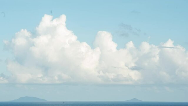 "Billowing Clouds" 이미지 – 찾아보기 255 스톡 사진, 벡터 및 비디오 | Adobe Stock