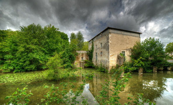 Eymet Images – Browse 87 Stock Photos, Vectors, and Video | Adobe Stock