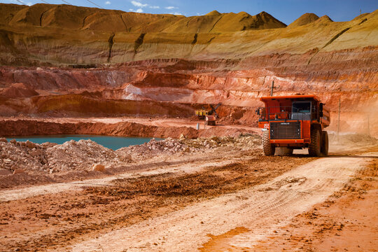 Road Mining Images – Browse 107,491 Stock Photos, Vectors, and Video ...