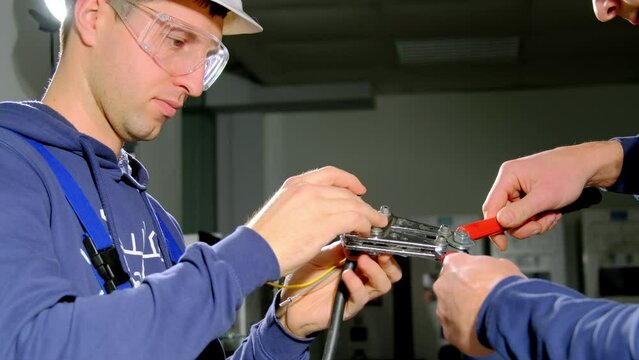 Swage bilder – Bläddra bland 2,428 stockfoton, vektorer och videor ...