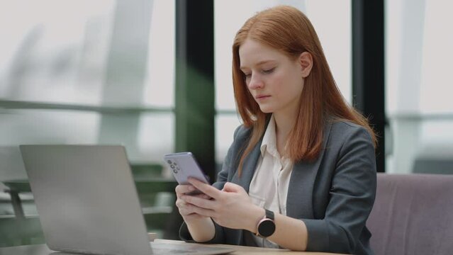 Business Person Texting Images – Browse 1,038,220 Stock Photos, Vectors ...