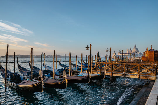 Venetia Bilder – Durchsuchen 5,106 Archivfotos, Vektorgrafiken und ...