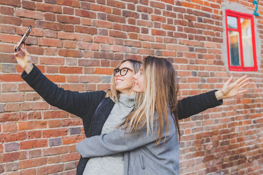 Friendship Images – Browse 3,302,024 Stock Photos, Vectors, and Video ...