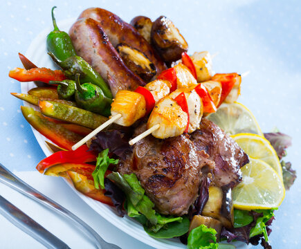 Karnache bilder – Bläddra bland 36 stockfoton, vektorer och videor ...