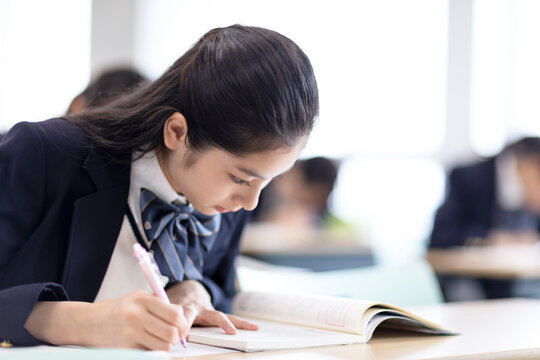 「中学生 勉強」の画像 - 1,273,915 件の Stock 写真、ベクターおよびビデオ | Adobe Stock