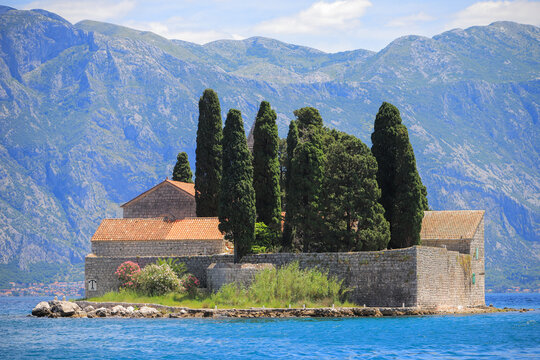 รูปภาพGospa – เลือกดูภาพถ่ายสต็อก เวกเตอร์ และวิดีโอ1,706 | Adobe Stock