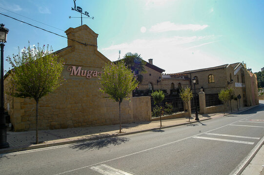 Muga Bilder – Durchsuchen 518 Archivfotos, Vektorgrafiken und Videos ...