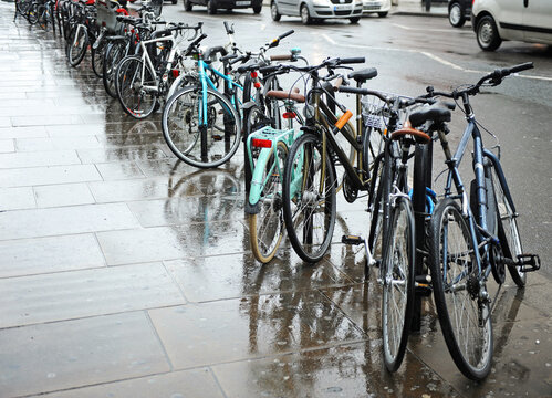 Rain Bicycle Images – Browse 26,054 Stock Photos, Vectors, and Video ...