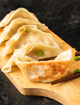 Gyoza Bilder – Durchsuchen 30,233 Archivfotos, Vektorgrafiken und ...