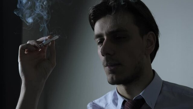 "Smoke Cigarette" Bilder – Durchsuchen 1,146 Archivfotos ...