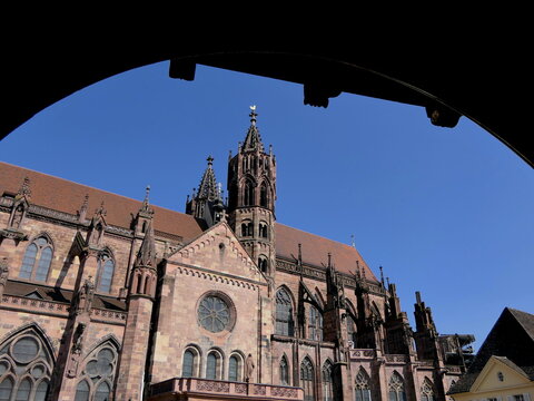 รูปภาพ"Freiburger – เลือกดูภาพถ่ายสต็อก เวกเตอร์ และวิดีโอ1,531 | Adobe ...