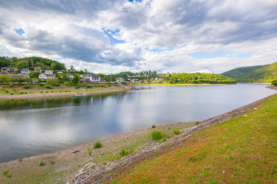 Rurtalsperre Bilder – Durchsuchen 720 Archivfotos, Vektorgrafiken und ...