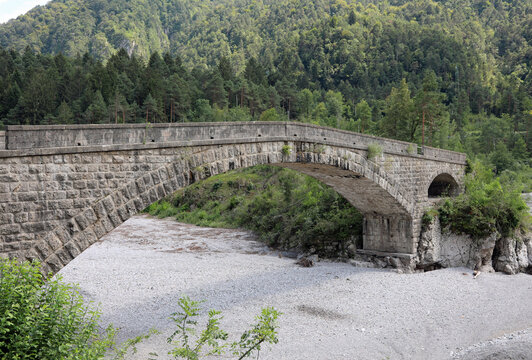 Eselsbrücke Bilder – Durchsuchen 874 Archivfotos, Vektorgrafiken und ...