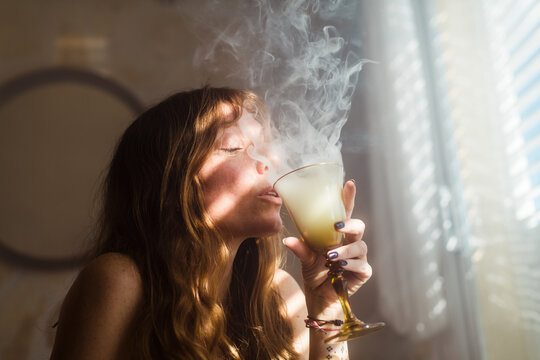 Partydroge Bilder – Durchsuchen 25,271 Archivfotos, Vektorgrafiken und ...