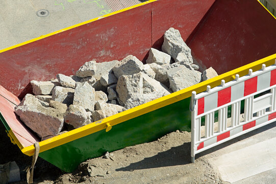 Schuttcontainer Bilder – Durchsuchen 9,659 Archivfotos, Vektorgrafiken ...