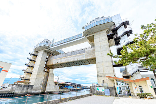 Gerinne Bilder – Durchsuchen 44,511 Archivfotos, Vektorgrafiken und ...