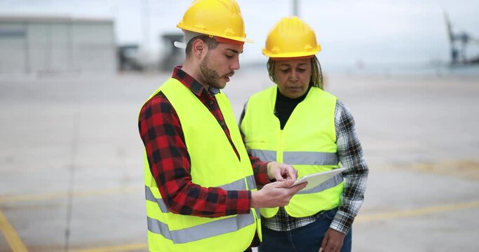 Maritime Worker Bilder – Durchsuchen 9,820 Archivfotos, Vektorgrafiken ...