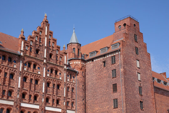 Gebaeude Bilder – Durchsuchen 8,825 Archivfotos, Vektorgrafiken und ...