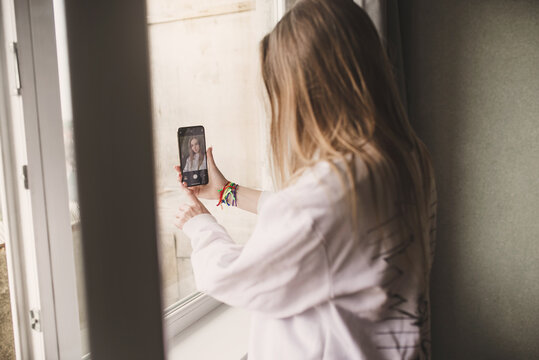 Selphie-Bilder: Stock-Fotos & -Videos. | Adobe Stock