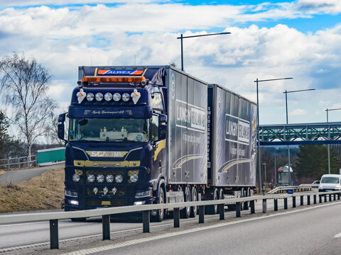 「Gigaliner」の画像 - 67 件の Stock 写真、ベクターおよびビデオ | Adobe Stock