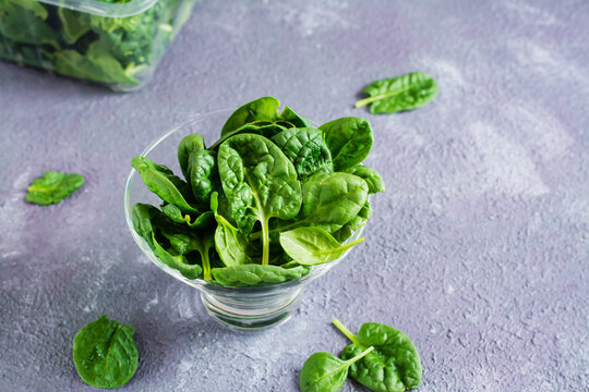 Babyspinat Bilder – Durchsuchen 5,065 Archivfotos, Vektorgrafiken und ...