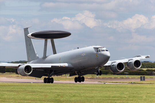 Sentry Bilder – Durchsuchen 171,532 Archivfotos, Vektorgrafiken und ...