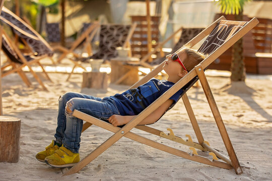 Imágenes de Tiritar: descubre bancos de fotos, ilustraciones, vectores ...