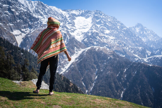 Triund Trek"」の写真素材 | 184件の無料イラスト画像 | Adobe Stock