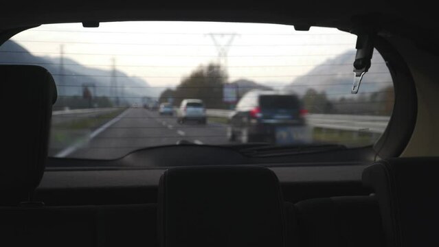 Imágenes de Car Back Window: descubre bancos de fotos, ilustraciones ...