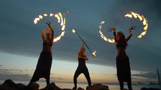 Acrobat Team Images – Browse 4,650 Stock Photos, Vectors, and Video ...