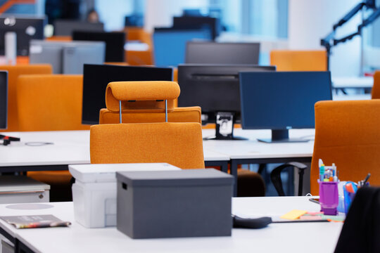 "Empty Office" Images – Browse 6,427 Stock Photos, Vectors, and Video ...