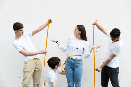 Gruppenzwang Bilder – Durchsuchen 4,686 Archivfotos, Vektorgrafiken und ...