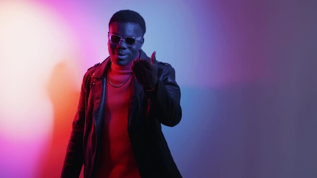 "Sending Love" - Images et vidéos libres de droits | Adobe Stock