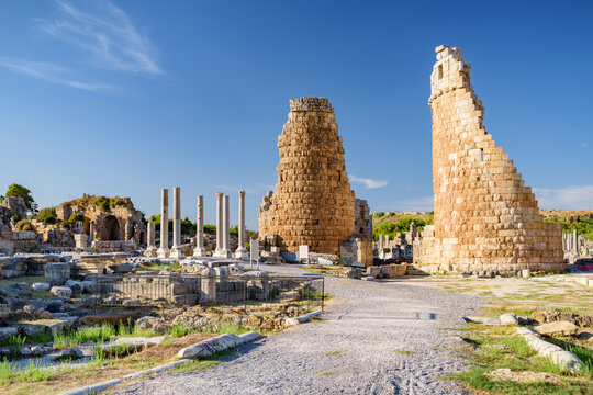 Perga Images – Parcourir 6,166 le catalogue de photos, vecteurs et ...