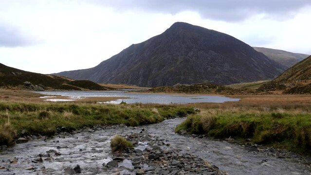 Idwal bilder – Bläddra bland 924 stockfoton, vektorer och videor ...