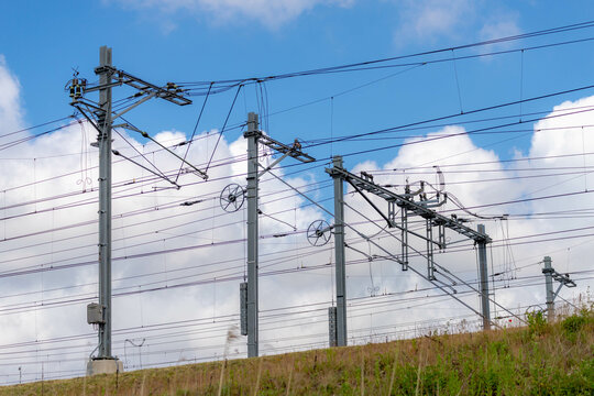 Catenary Images – Browse 10,016 Stock Photos, Vectors, and Video ...