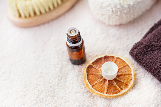 "Ether Oil" Imagens – Procure 30 fotos, vetores e vídeos | Adobe Stock