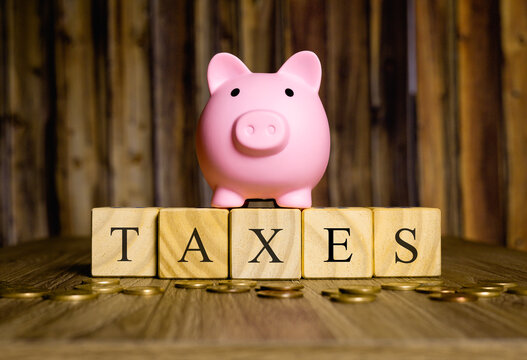 "Taxes Money"-Bilder: Stock-Fotos & -Videos. | Adobe Stock