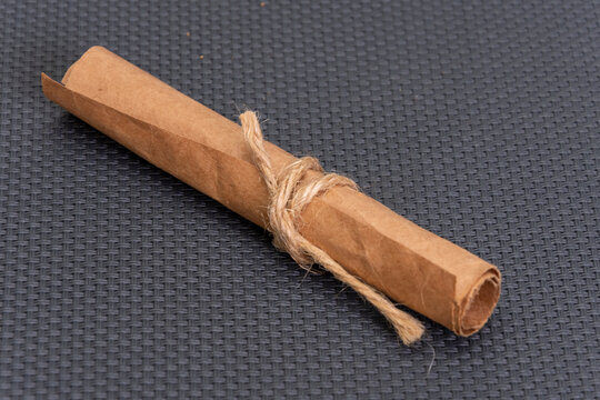 Rolled-Up Képek – Böngésszen 2,614 stockfotókat, vektorokat és videókat ...