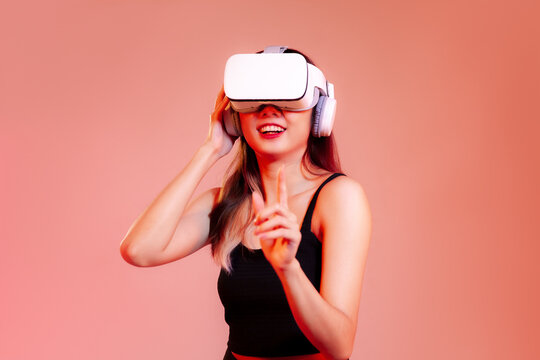 "Vr Woman" Images – Browse 98 Stock Photos, Vectors, and Video | Adobe ...
