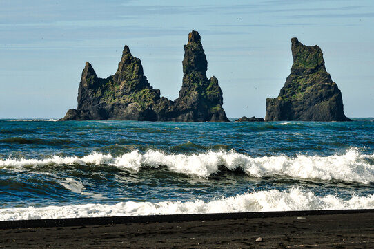 "Troll Toes"-Bilder: Stock-Fotos & -Videos. | Adobe Stock