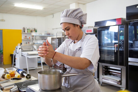 Kramar bilder – Bläddra bland 1,693,957 stockfoton, vektorer och videor ...