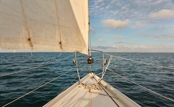 Imagens de Sloop – Explore Fotografias do Stock, Vetores e Vídeos de ...