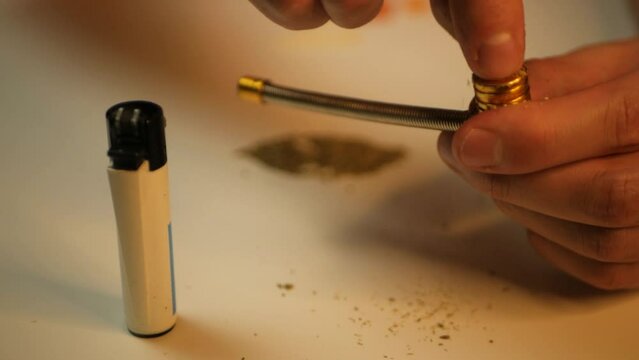 Crack-Pfeife Bilder – Durchsuchen 53 Archivfotos, Vektorgrafiken und ...