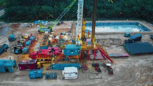 Halliburton Images – Browse 230 Stock Photos, Vectors, and Video ...