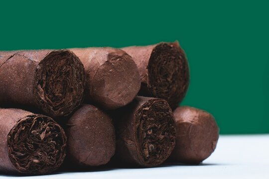 Nikotin Bilder – Durchsuchen 194,352 Archivfotos, Vektorgrafiken und ...